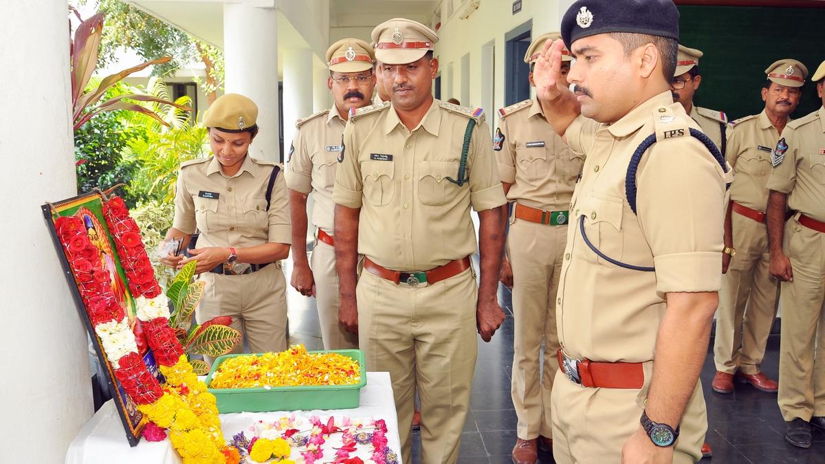 16th century poet Molla remembered on her birth anniversary - The Hindu