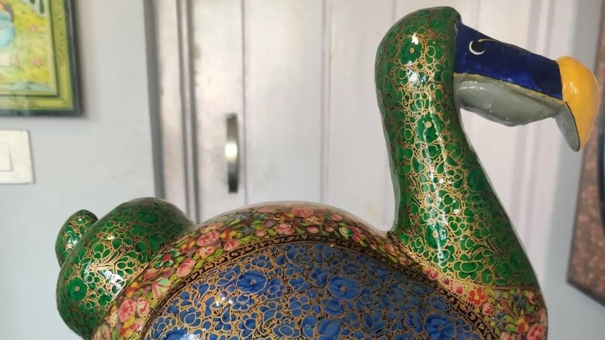 343 years after its extinction, Kashmir artisans give wings to the dodo ...