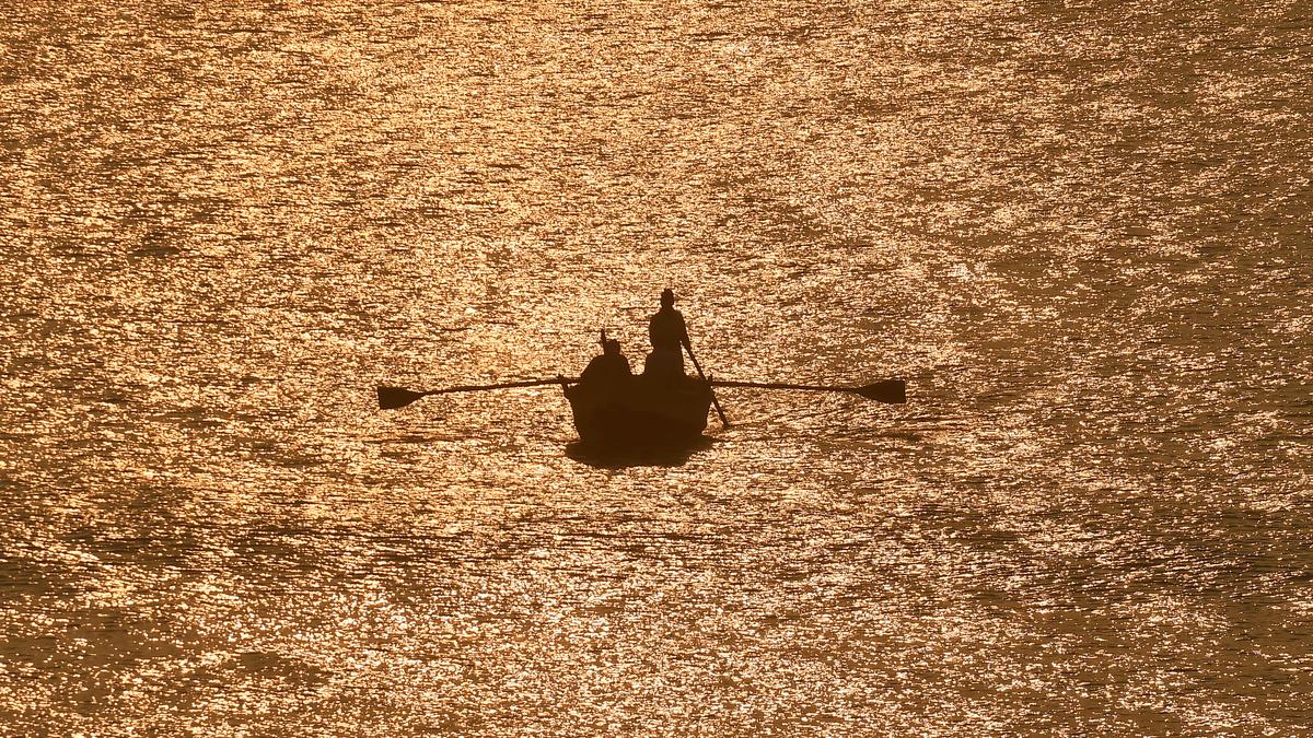 Indian Coast Guard rescue 10 stranded fishermen at sea - The Hindu