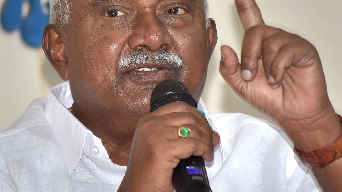 Vishwanath calls for Shamanur Shivashankarappa’s suspension from ...