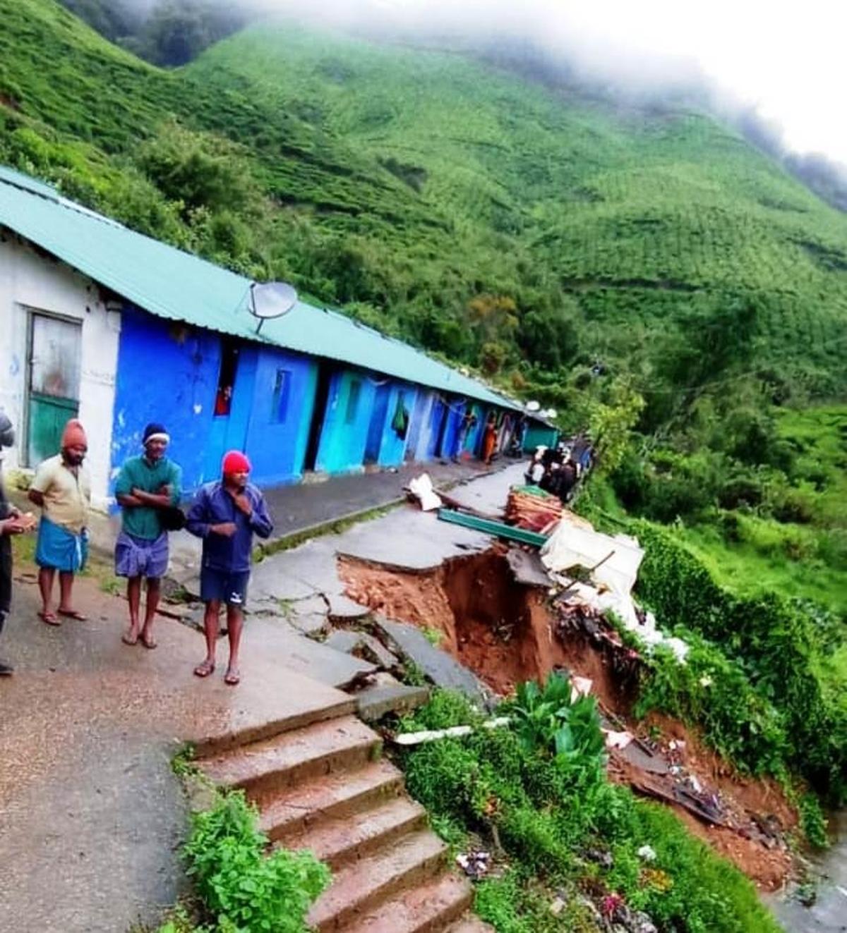 Traffic banned on Gap Road stretch after landslip - The Hindu