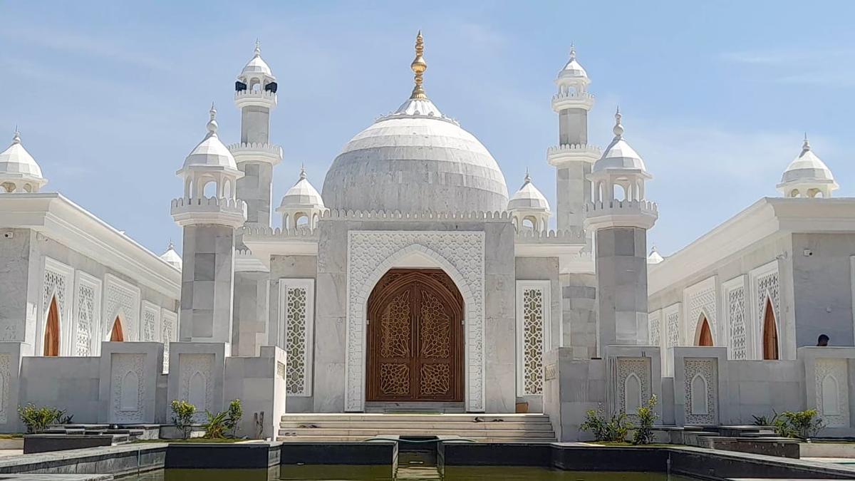 Tiruvarur village gets a ‘Taj Mahal’ tomb as tribute to a beloved ...