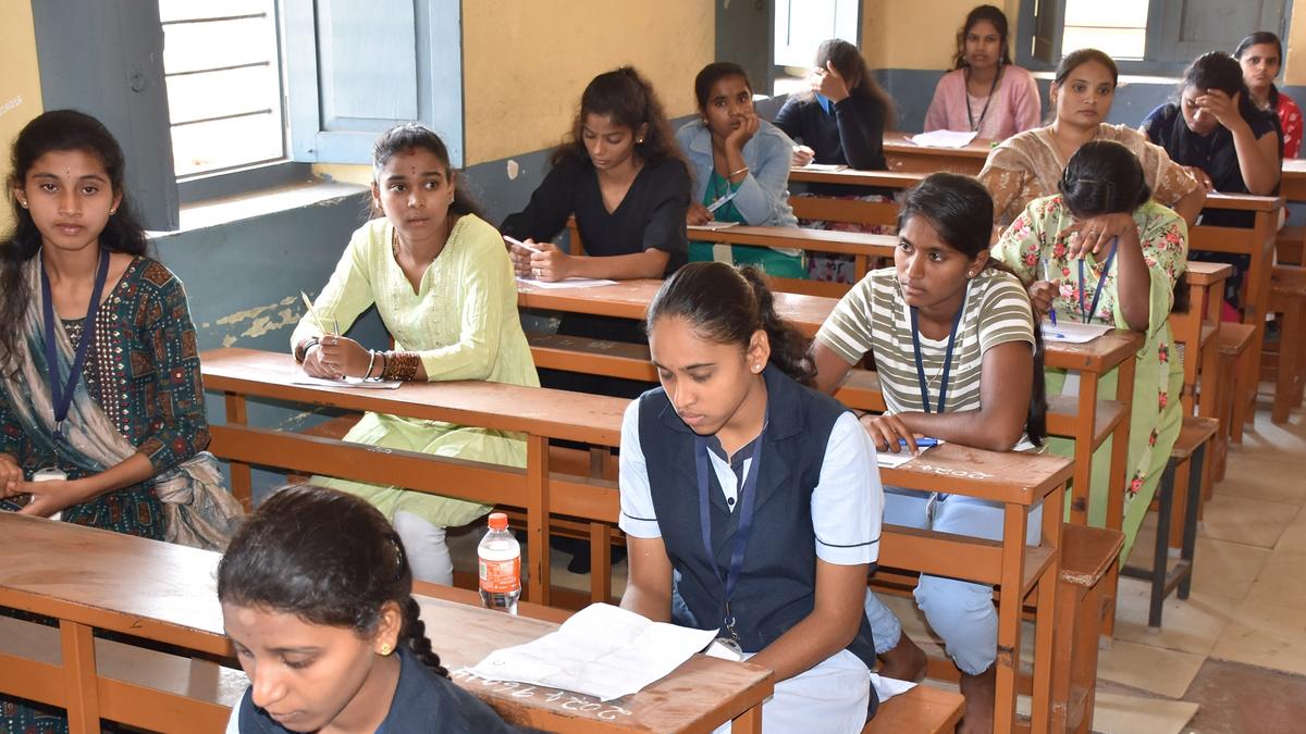 II PU: Exam2 begins in Mysuru - The Hindu