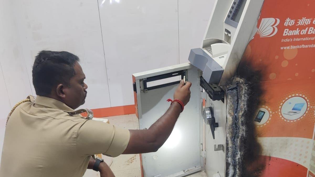 Attempt to break open ATM using gas cutter near Mettupalayam - The Hindu
