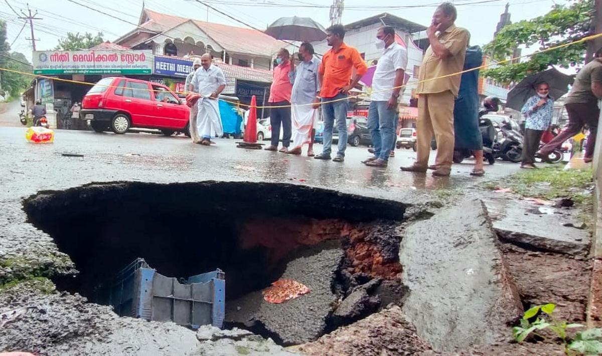 Kerala rains | Flood situation turns grim in Central Travancore - The Hindu