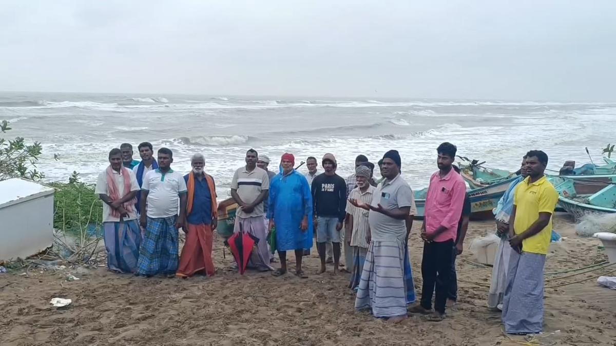 Sea erosion casts a shadow over Kallar fishing hamlet near Nagapattinam ...