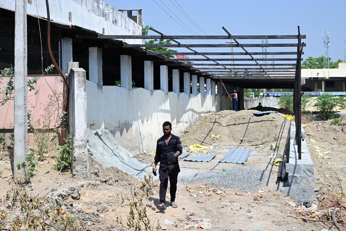 Concern over encroachment of Chinna Eri in Krishnagiri - The Hindu