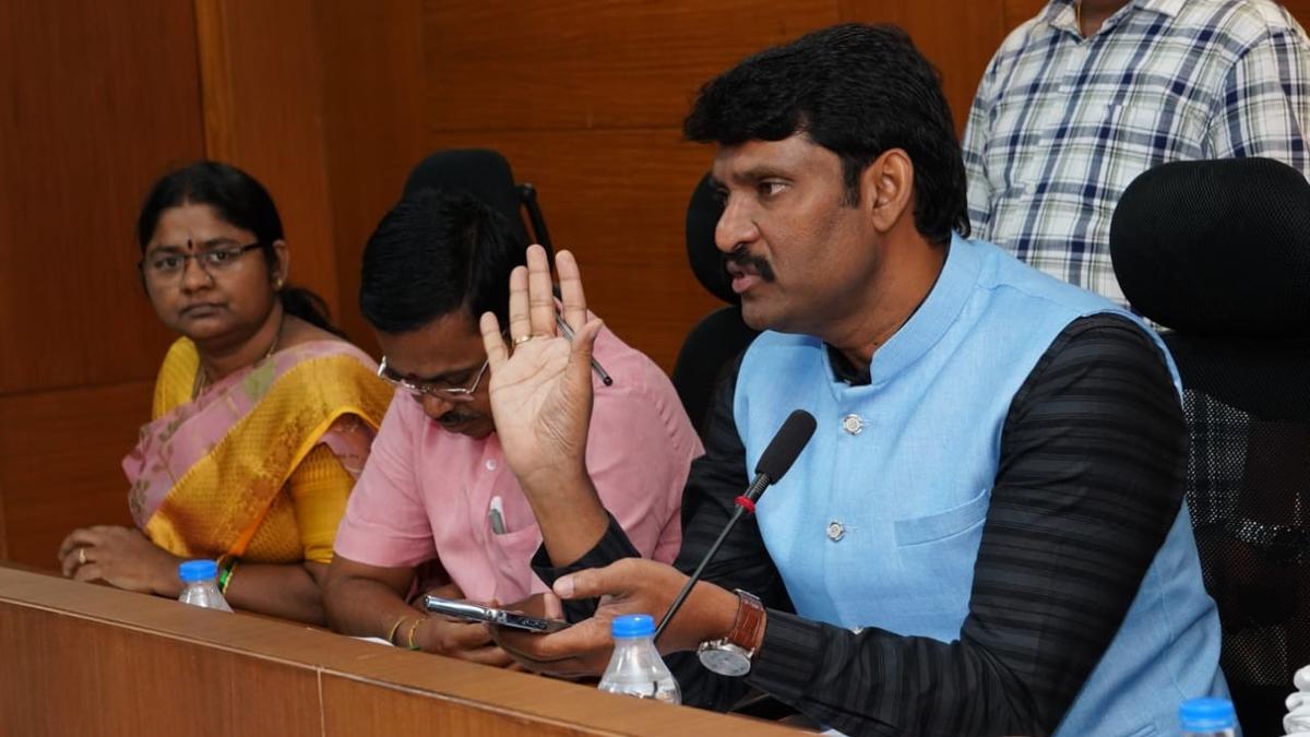 AP Food Commission Chairman inspects government schools, Anganwadi ...