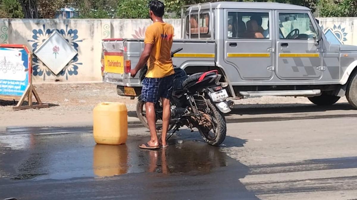 Youth attempts self-immolation in front of Collector’s office - The Hindu