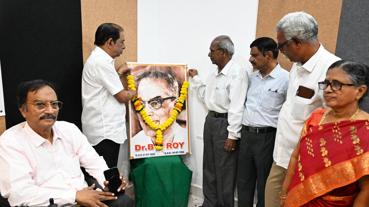Services of Dr. B.C. Roy recalled at Doctors’ Day celebrations - The Hindu