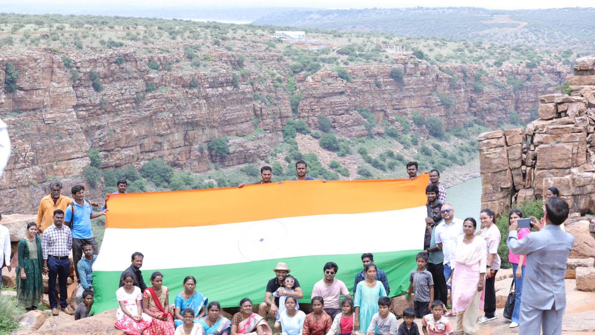 ‘Na Bhoomi Na Desam’ drive promotes destination of historical ...