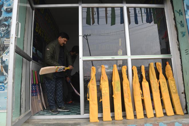 Kashmir bat industry hits its sweet spot after 102 years - The Hindu