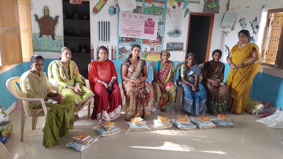 Sachivalayam employees, SHG women distribute ration at Anganwadi ...