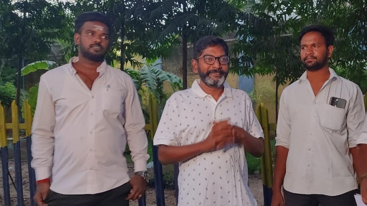 YouTuber ‘Savukku’ Shankar walks out of Madurai prison after Supreme ...