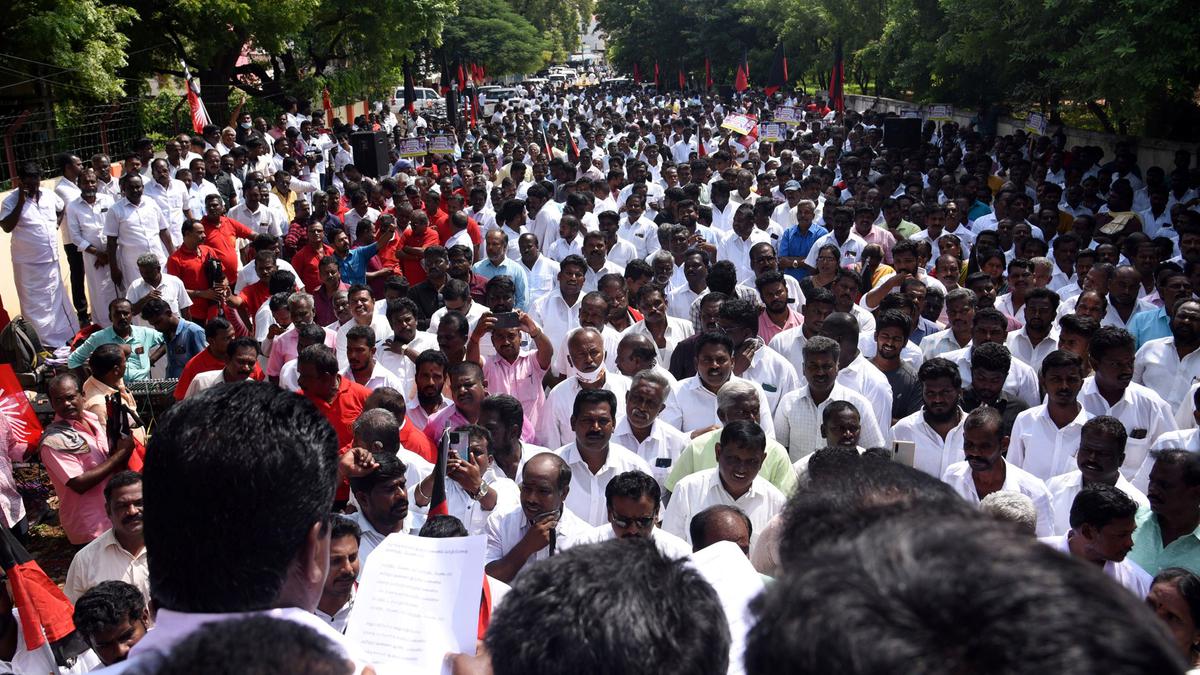 DMK cadre stage protest against imposition of Hindi - The Hindu DMK cadre stage protest against imposition of Hindi - The Hindu