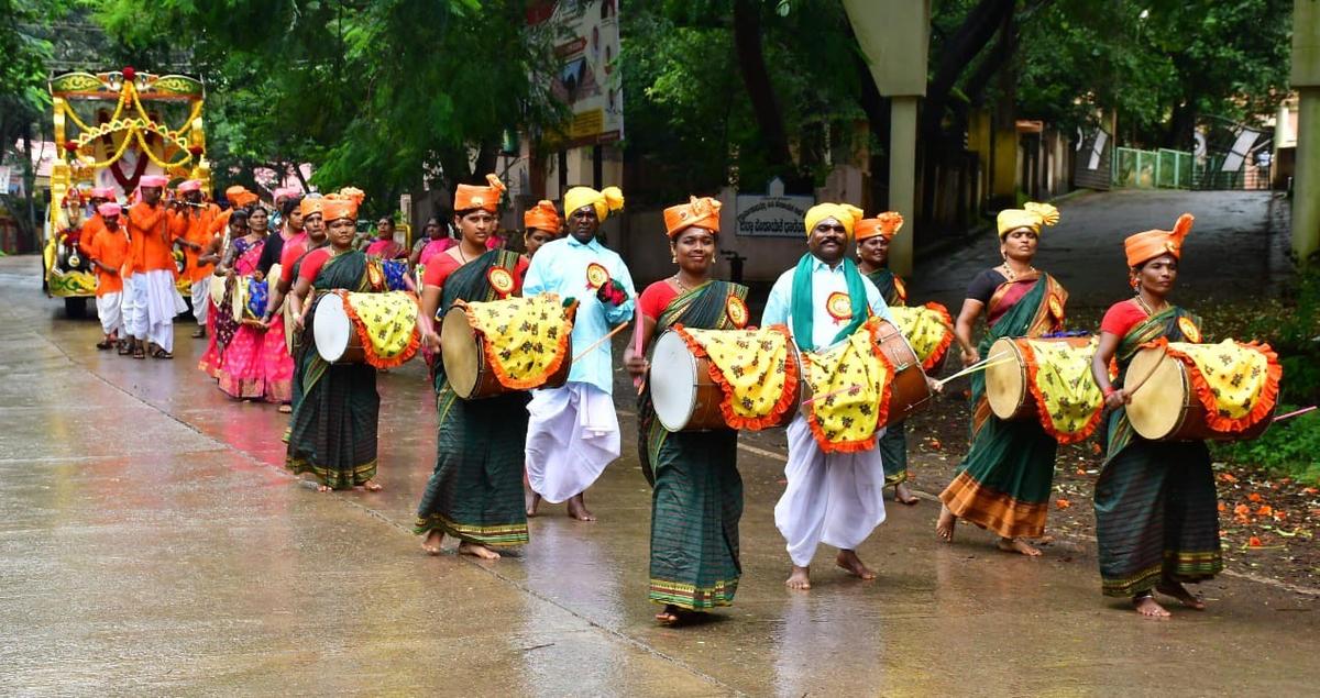 Colourful processions, folk performances mark Valmiki Jayanti ...