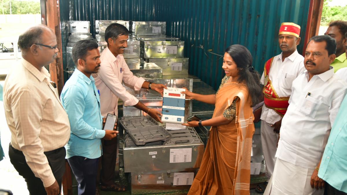 Control units for Lok Sabha elections arrive in Krishnagiri - The Hindu