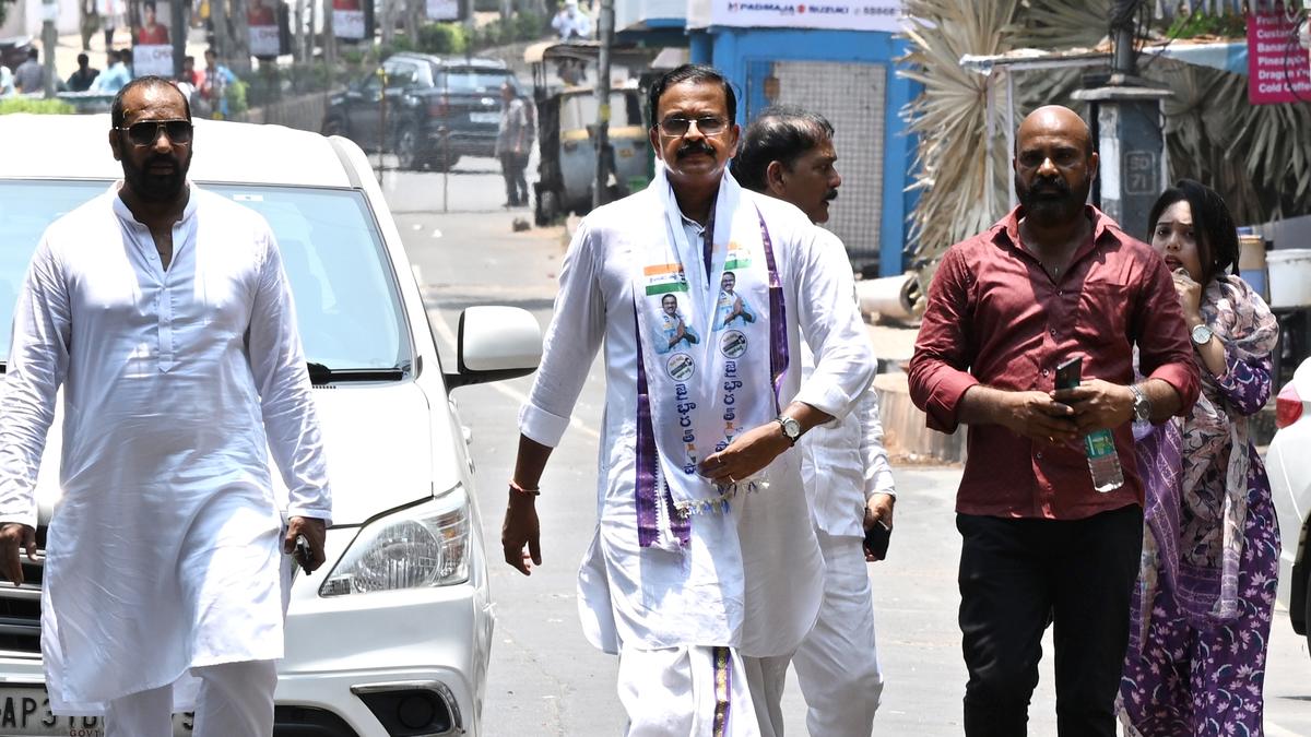 CBI ex-Joint Director V.V. Lakshminarayana files nomination from Visakhapatnam North ...