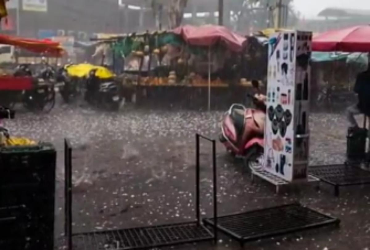 Kalaburagi receives heavy rainfall accompanied by hailstones - The Hindu