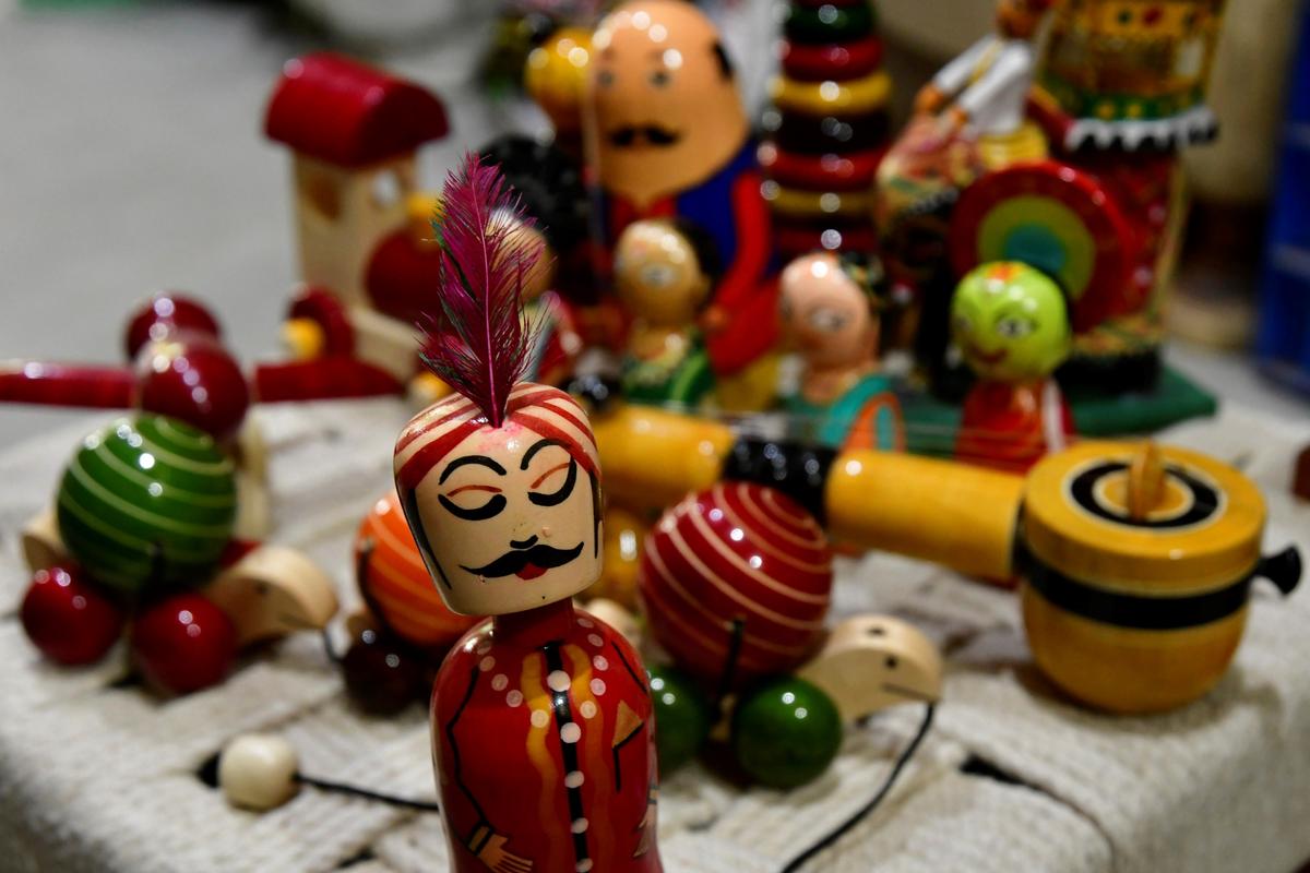 It’s a tough road ahead for Channapatna’s toy makers - The Hindu