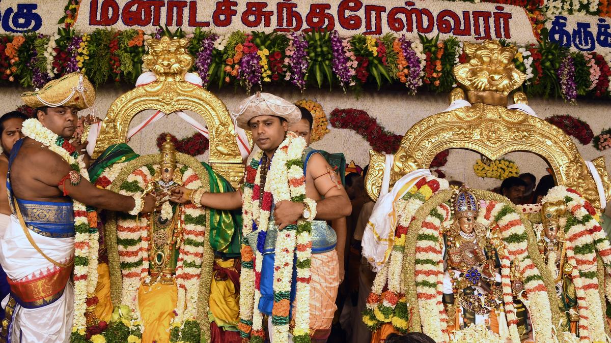 Celestial wedding of Goddess Meenakshi with Lord Sundareswarar ...