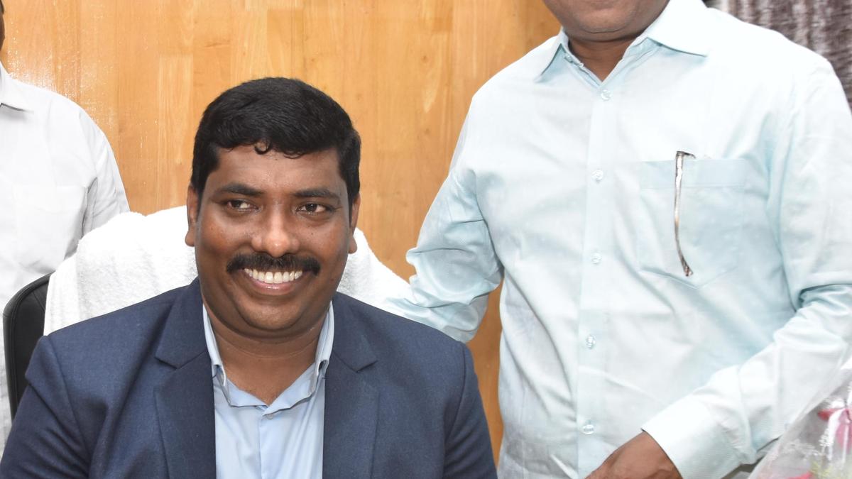 James Stephen is new Registrar of Andhra University - The Hindu