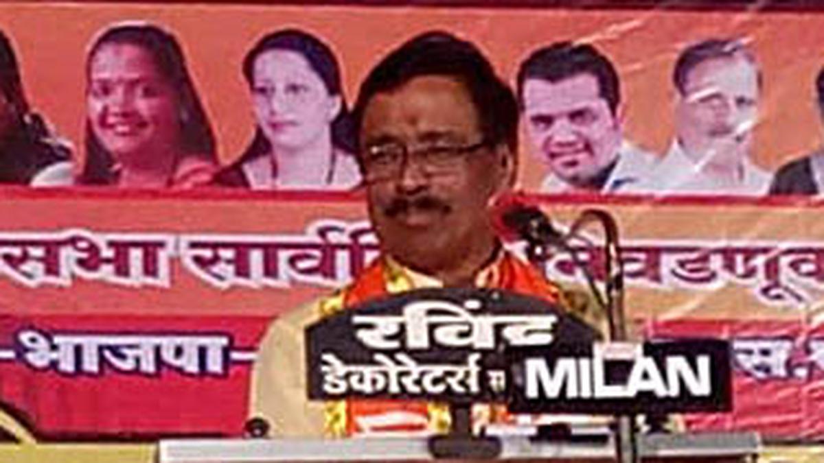 Vinayak Raut ‘offers to make Gadkari PM if he joins INDIA’ - The Hindu