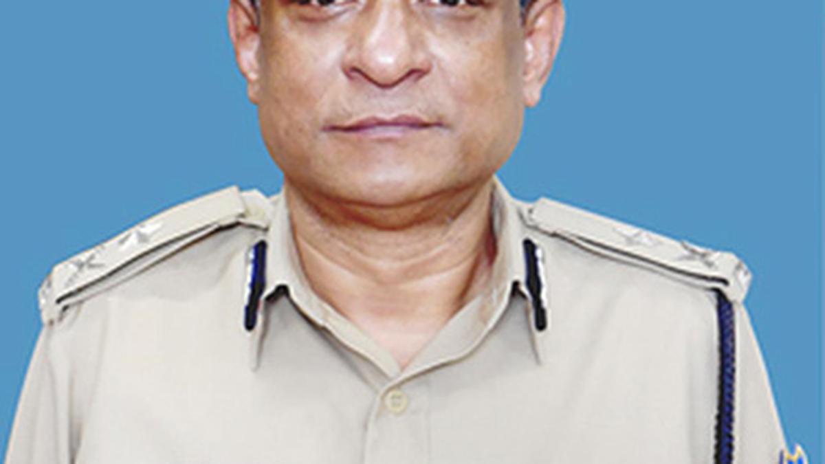 Delhi High Court refuses to stay Centre’s order dismissing IPS officer ...