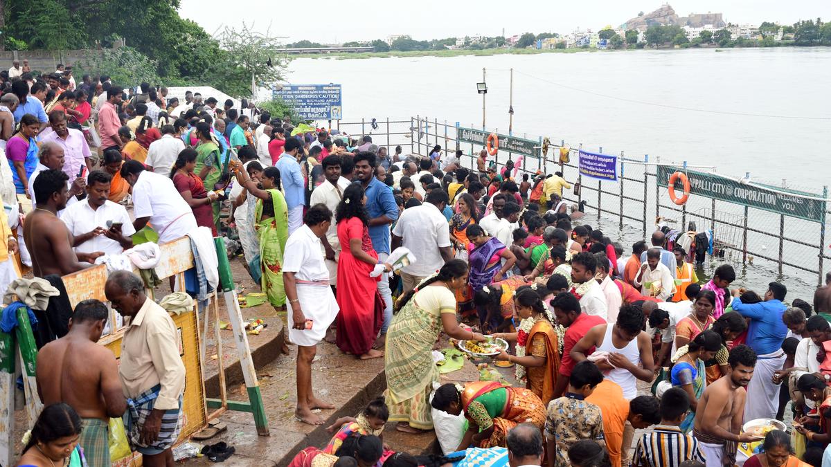 Aadi Perukku celebrated with traditional gaiety, as Cauvery brims - The ...