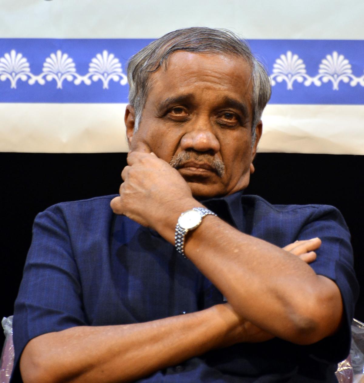 VRL Group to acquire 1,000 new buses, explore new markets - The Hindu