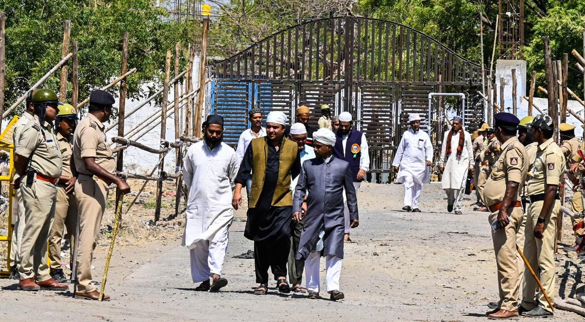 Sri Ram Sene leader declares construction of Raghava Chaitanya temple ...