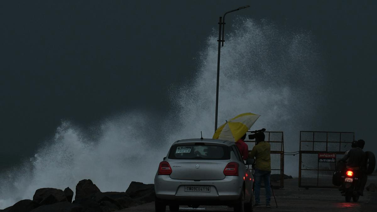 Cyclone Mandous likely to hit coast around Mamallapuram by December 9, 2022 midnight, bring ...