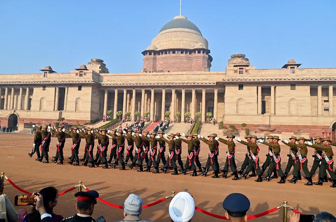 Change of guard ceremony now in new format: Rashtrapati Bhavan - The Hindu