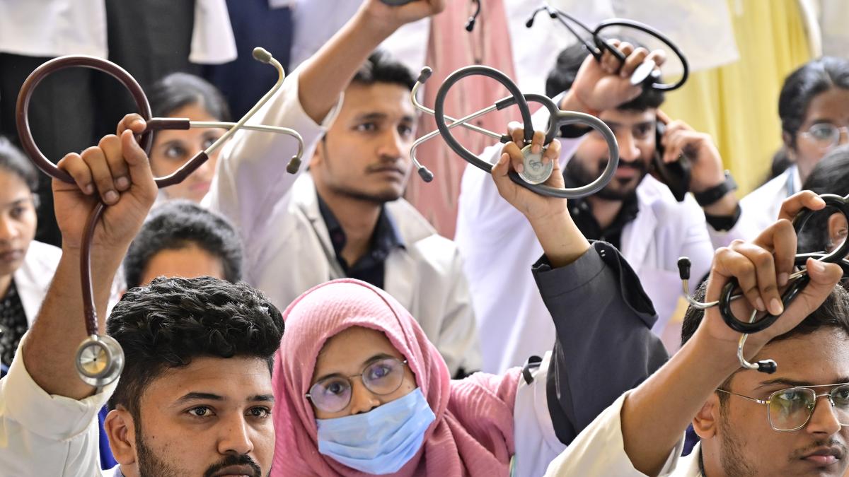 Resident doctors continue protest demanding hike in stipend - The Hindu