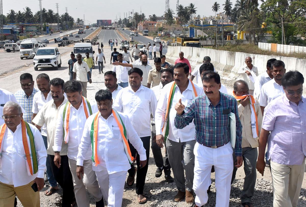 Congress decries ‘premature’ inauguration of Expressway - The Hindu
