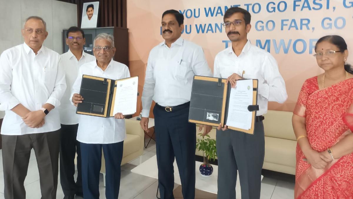 Rangaraya Medical College Alumni to develop MCH block at Kakinada GGH ...