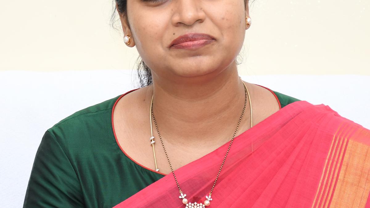 Andhra Pradesh Health Minister dares Naidu for open debate on Aarogyasri scheme - The Hindu