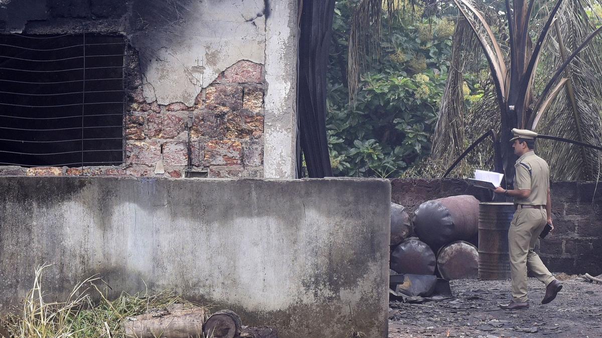 Paint factory fire: police seek help of Controller of Explosives in ...