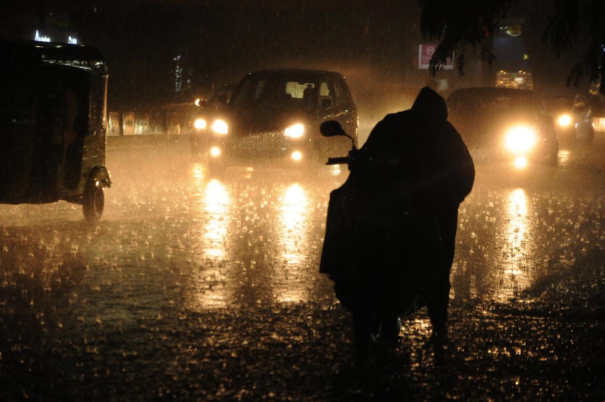 Heavy rain pounds the city - The Hindu