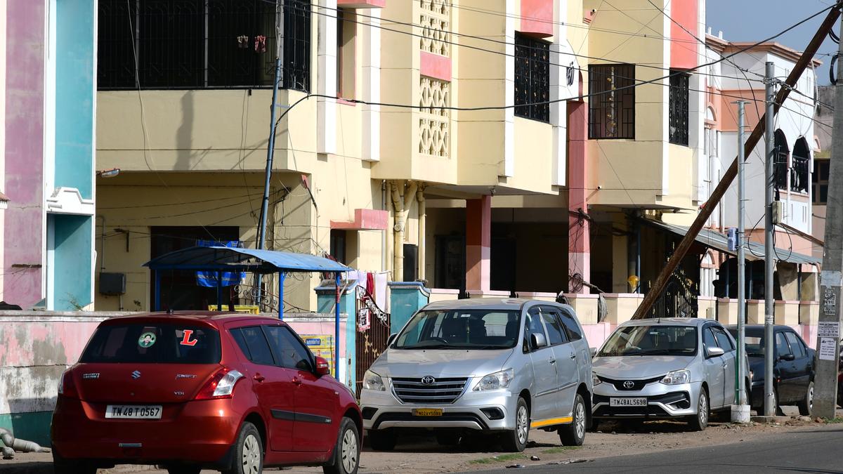 Parking on narrow streets causes congestion - The Hindu