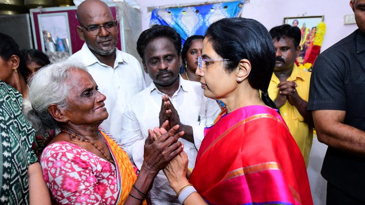 Get ready for ‘Kurukshetra Yuddham’, Nara Bhuvaneswari tells TDP cadres - The Hindu