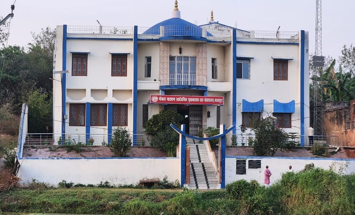 Patna | First editions of Dickens and Firdaus’s Shahnama at Gopal ...