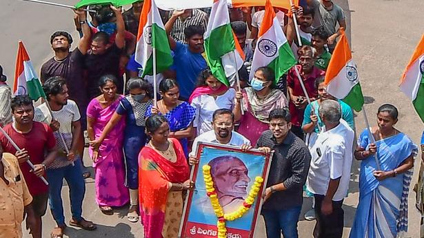 Rich tributes paid to Pingali Venkayya, Bellary Raghava in ...