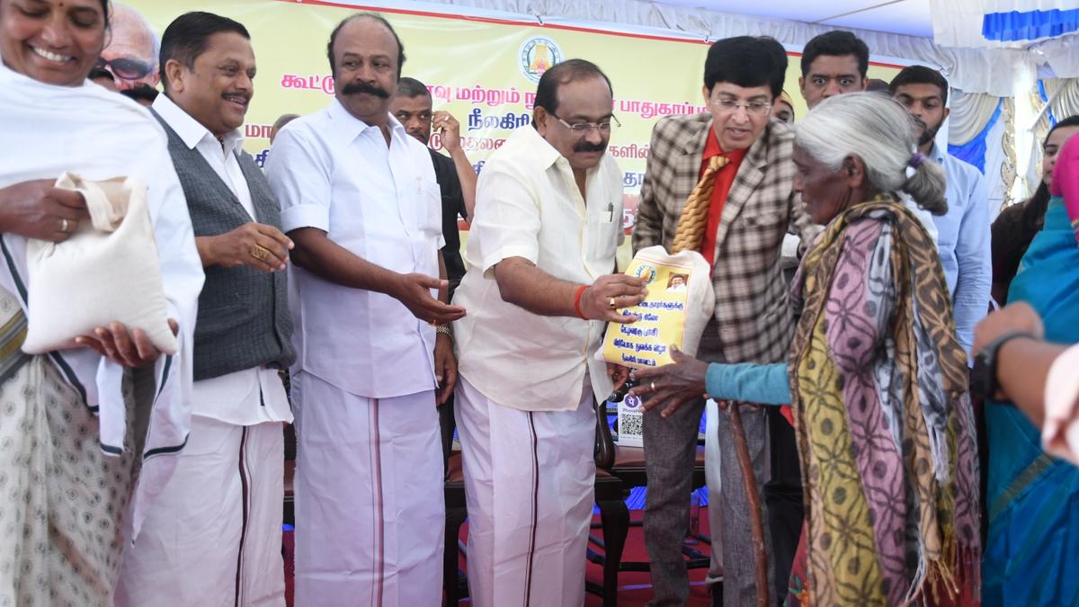 Ministers launch ragi distribution through PDS outlets in the Nilgiris ...