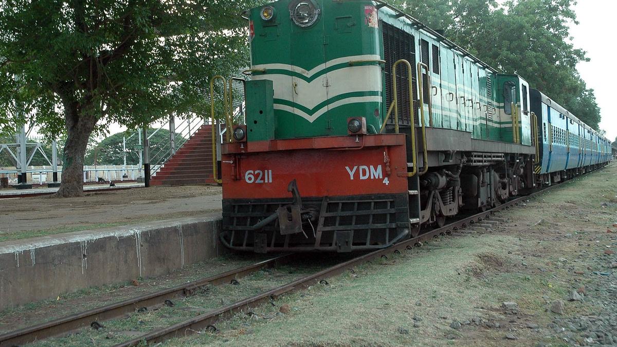 Tender floated for electrification of Tiruvarur-Karaikudi railway line ...