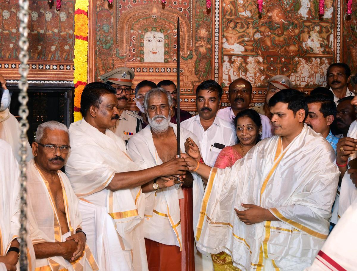 Navaratri idols start journey from Padmanabhapuram Palace - The Hindu