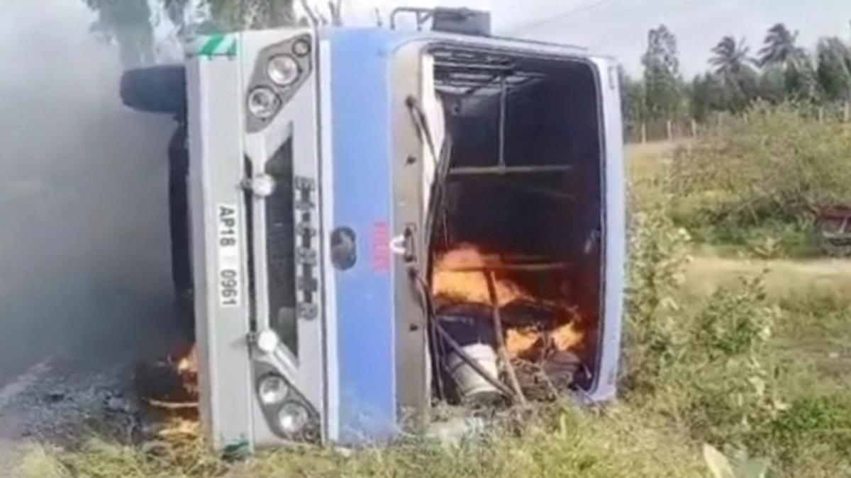 Andhra Pradesh: High tension prevails on Punganur bypass road as TDP, YSRCP cadres clash ahead ...