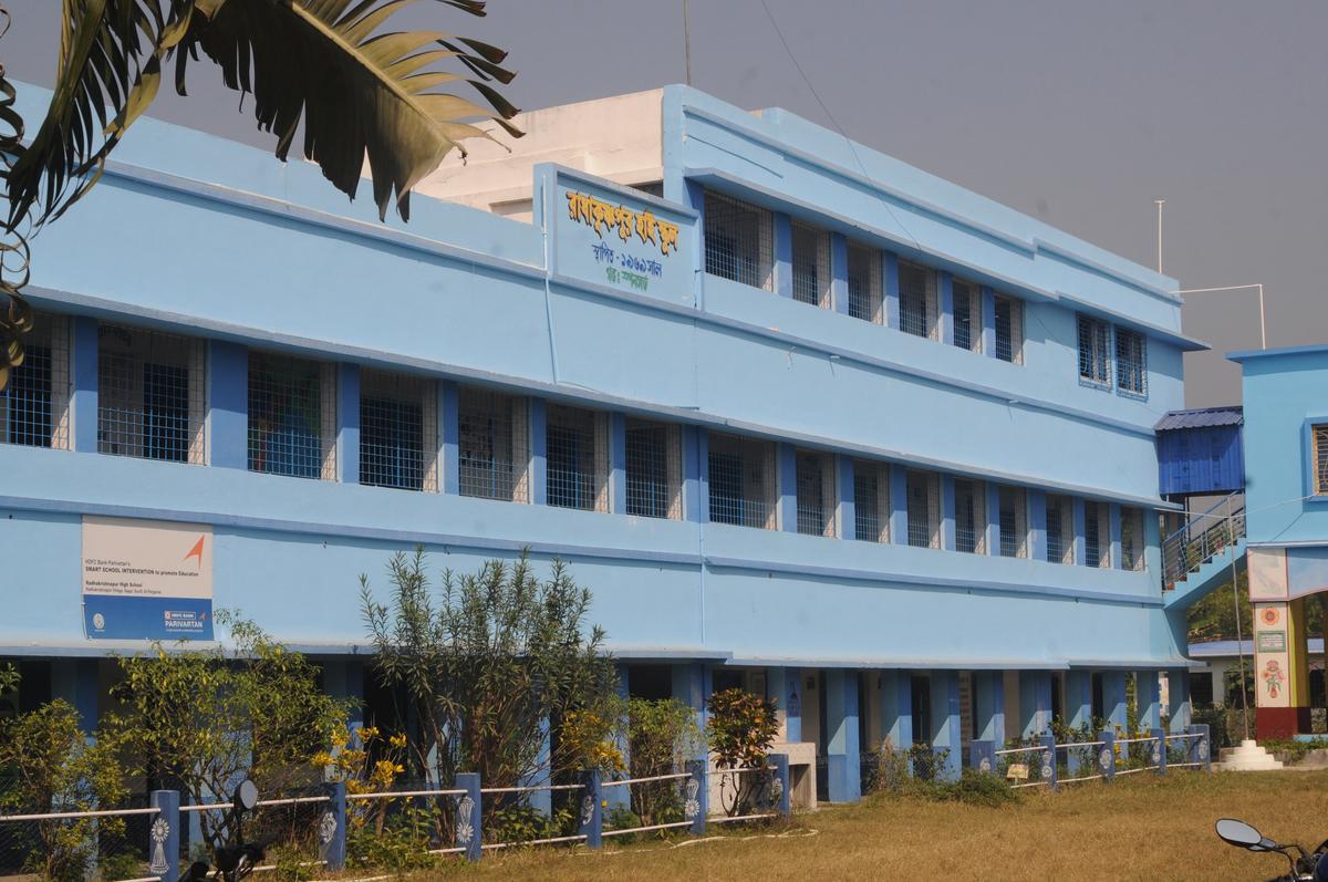 The teachers in Sundarban struggling to keep students afloat - The Hindu