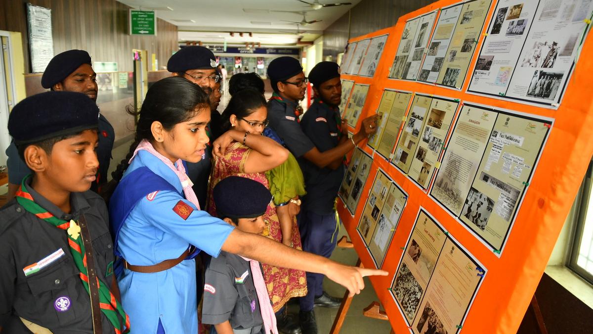 Exhibition on Sardar Vallabhbhai Patel begins at Salem railway station ...