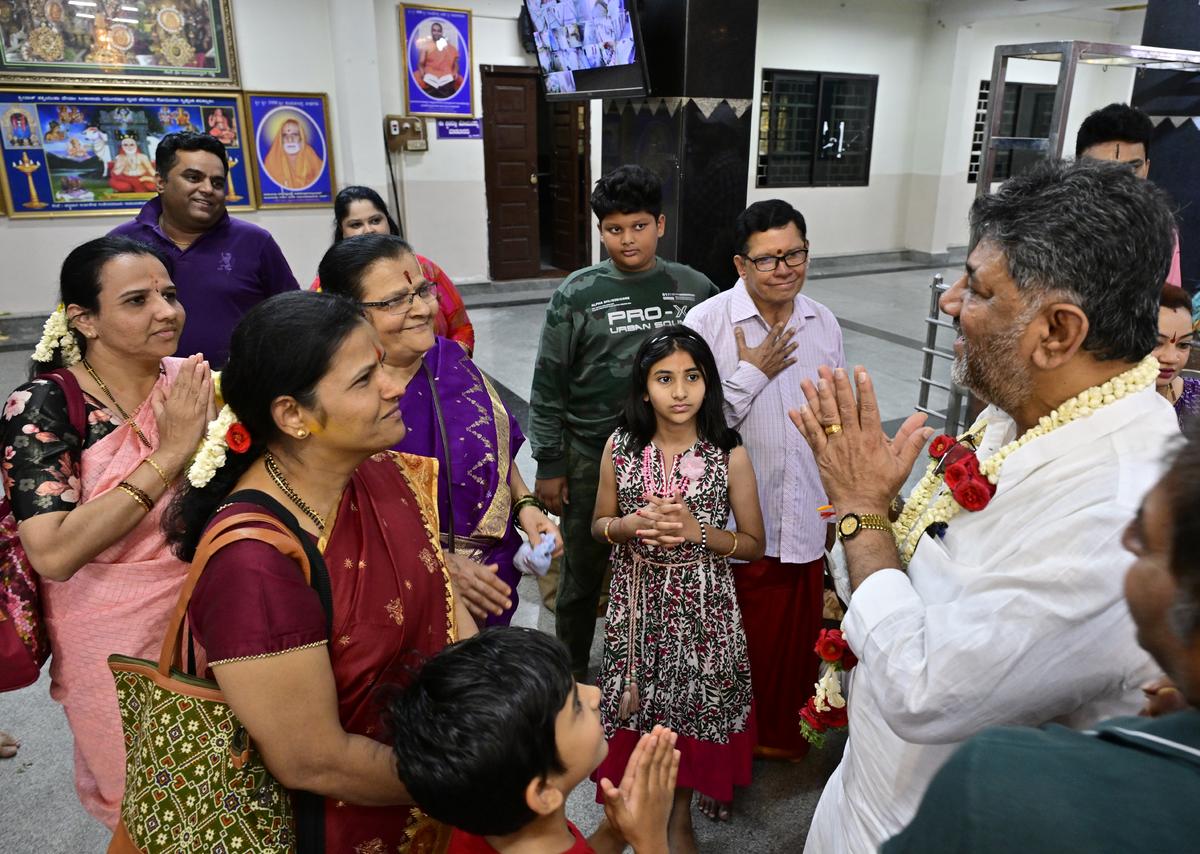 Siddaramaiah, Shivakumar flex their muscles on home turfs with an eye on post-poll scenario ...